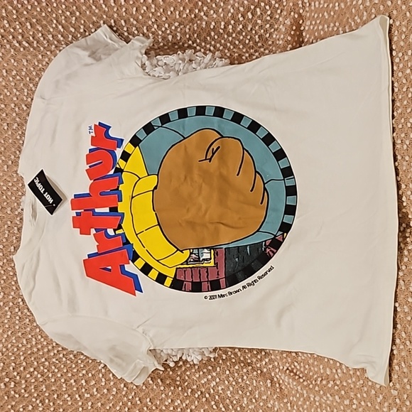 Hot Topic | Shirts | Vintage Arthur Tshirt | Poshmark